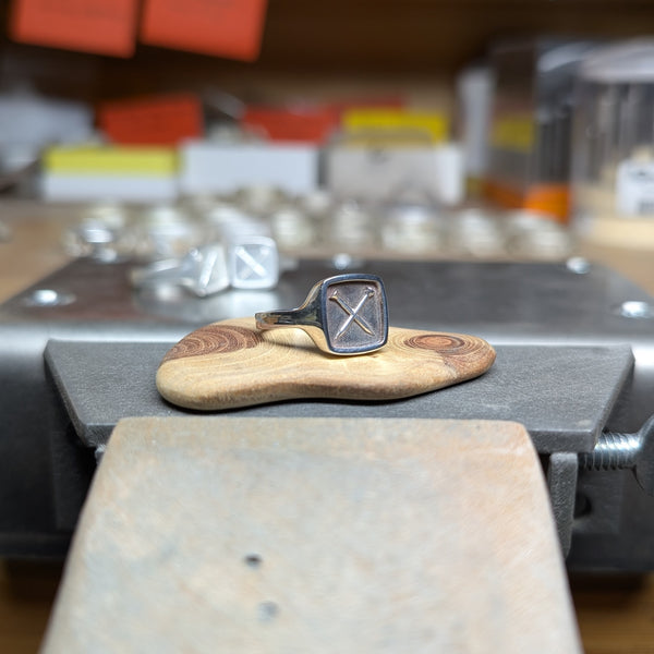 Knitting Needle Signet Ring - malojos